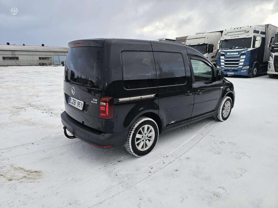Melns Volkswagen Caddy 2015 Šauļi, ar dzinēja tilpumu 1.97 L un nobraukumu 360 tūkst. km par 10500 €, foto 6 vietnē AUTOMOTO.COM.LV