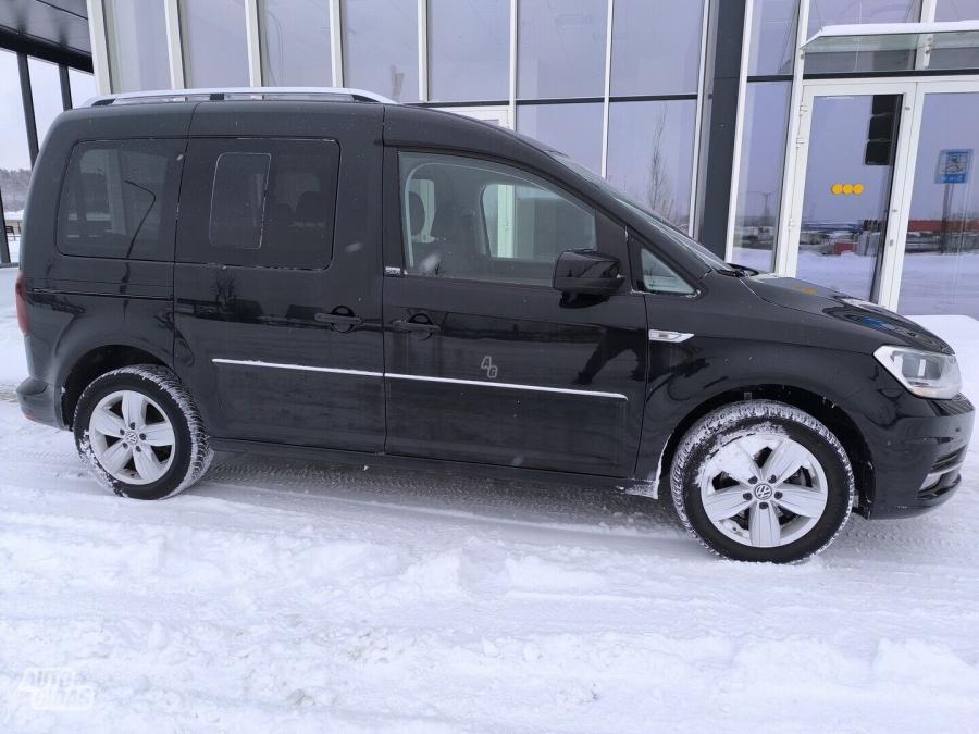 Black Volkswagen Caddy 2015 in Vilnius, with an engine capacity of 2.00 L and mileage of 149 thousand km for 10600 €, photo 6 on AUTOMOTO.COM.LV