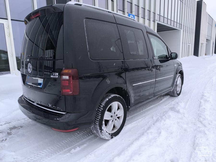 Black Volkswagen Caddy 2015 in Vilnius, with an engine capacity of 2.00 L and mileage of 149 thousand km for 10600 €, photo 7 on AUTOMOTO.COM.LV