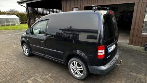 Black Volkswagen Caddy 2015 in Telschi, with an engine capacity of 1.60 L and mileage of 178 thousand km for 6000 €, photo 2 on AUTOMOTO.COM.LV