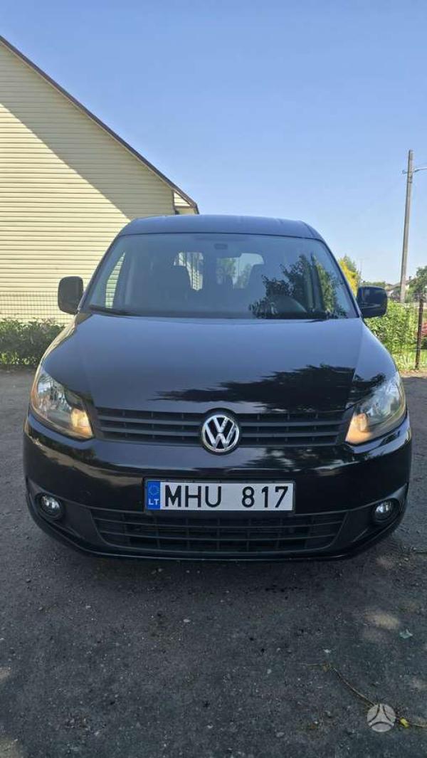 Black Volkswagen Caddy 2015 in Vilnius, with an engine capacity of 1.60 L and mileage of 211 thousand km for 8500 €, photo 2 on AUTOMOTO.COM.LV