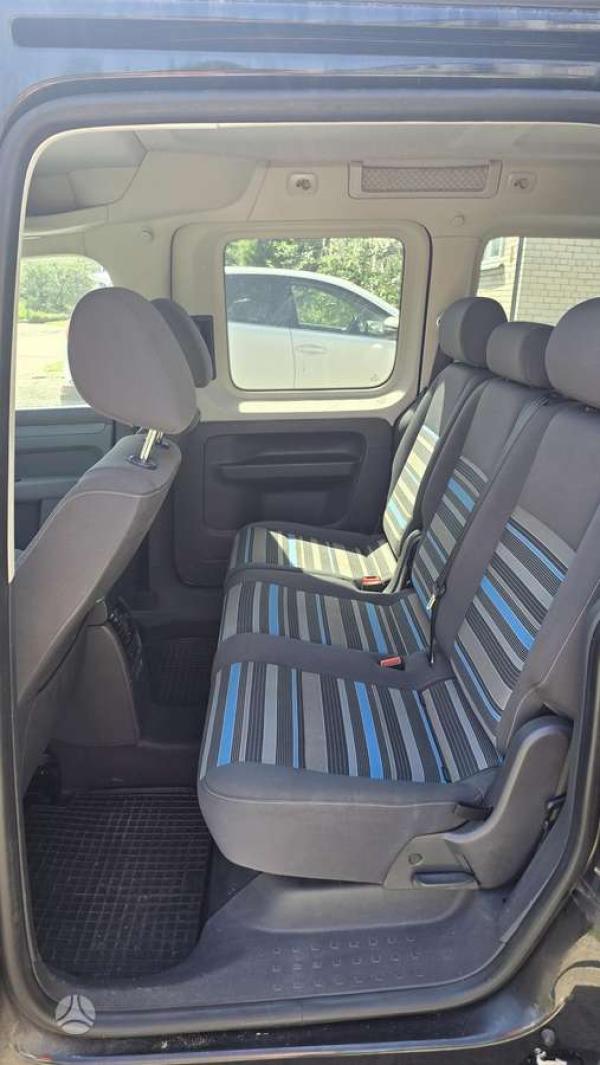 Black Volkswagen Caddy 2015 in Vilnius, with an engine capacity of 1.60 L and mileage of 211 thousand km for 8500 €, photo 10 on AUTOMOTO.COM.LV