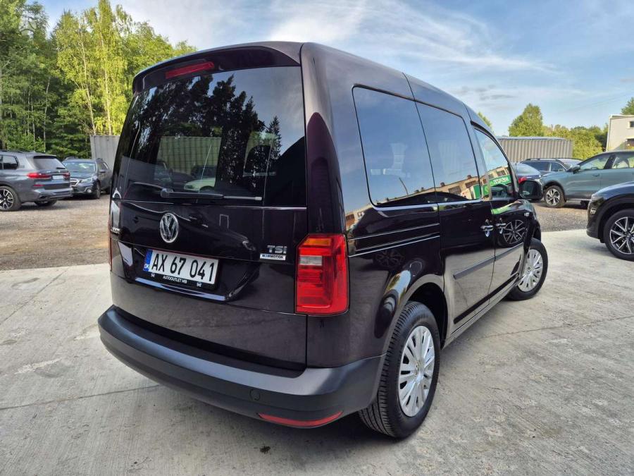 Black Volkswagen Caddy 2015 in Utena, with an engine capacity of 1.20 L and mileage of 166 thousand km for 6990 €, photo 5 on AUTOMOTO.COM.LV