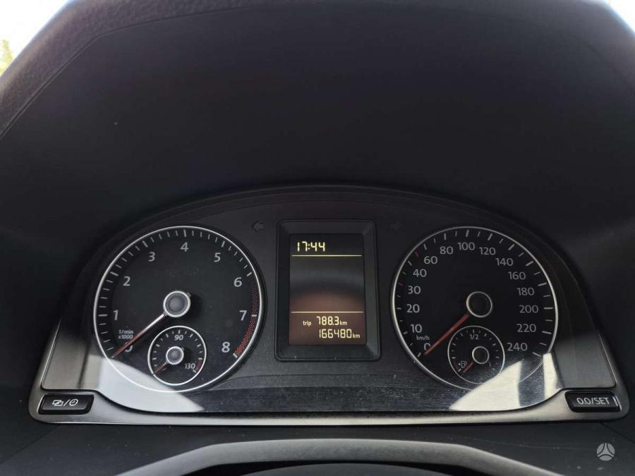 Black Volkswagen Caddy 2015 in Utena, with an engine capacity of 1.20 L and mileage of 166 thousand km for 6990 €, photo 13 on AUTOMOTO.COM.LV