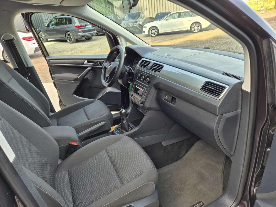 Black Volkswagen Caddy 2015 in Utena, with an engine capacity of 1.20 L and mileage of 166 thousand km for 6990 €, photo 15 on AUTOMOTO.COM.LV