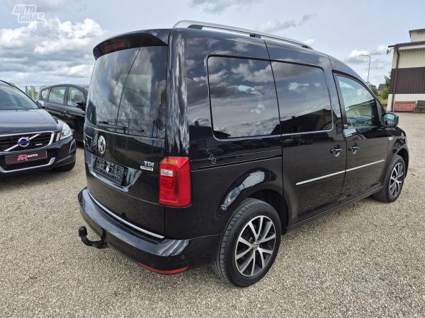 Black Volkswagen Caddy 2016 in Vilnius, with an engine capacity of 2.00 L and mileage of 275 thousand km for 9950 €, photo 5 on AUTOMOTO.COM.LV