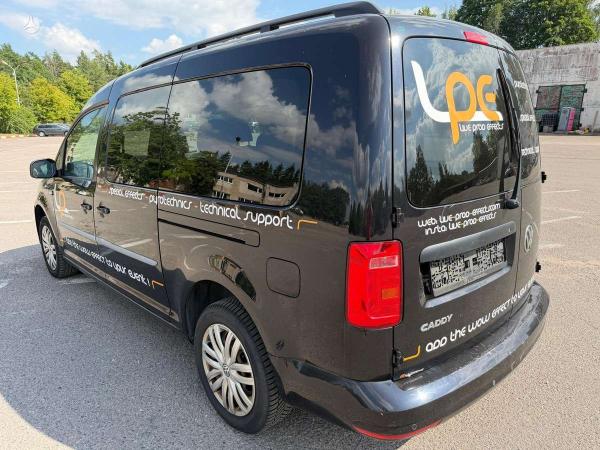 Black Volkswagen Caddy 2016 in Raseiniai, with an engine capacity of 2.00 L and mileage of 321 thousand km for 8300 €, photo 3 on AUTOMOTO.COM.LV
