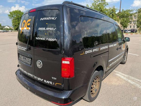 Black Volkswagen Caddy 2016 in Raseiniai, with an engine capacity of 2.00 L and mileage of 321 thousand km for 8300 €, photo 5 on AUTOMOTO.COM.LV