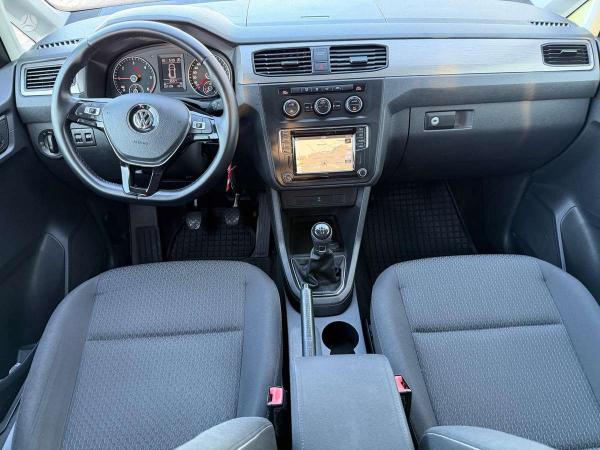 Melns Volkswagen Caddy 2016 Raseiniai, ar dzinēja tilpumu 2.00 L un nobraukumu 321 tūkst. km par 9300 €, foto 10 vietnē AUTOMOTO.COM.LV