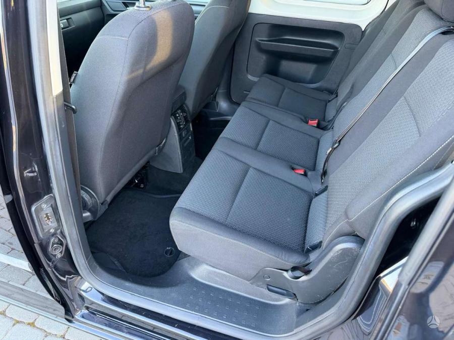 Melns Volkswagen Caddy 2016 Raseiniai, ar dzinēja tilpumu 2.00 L un nobraukumu 321 tūkst. km par 9300 €, foto 14 vietnē AUTOMOTO.COM.LV