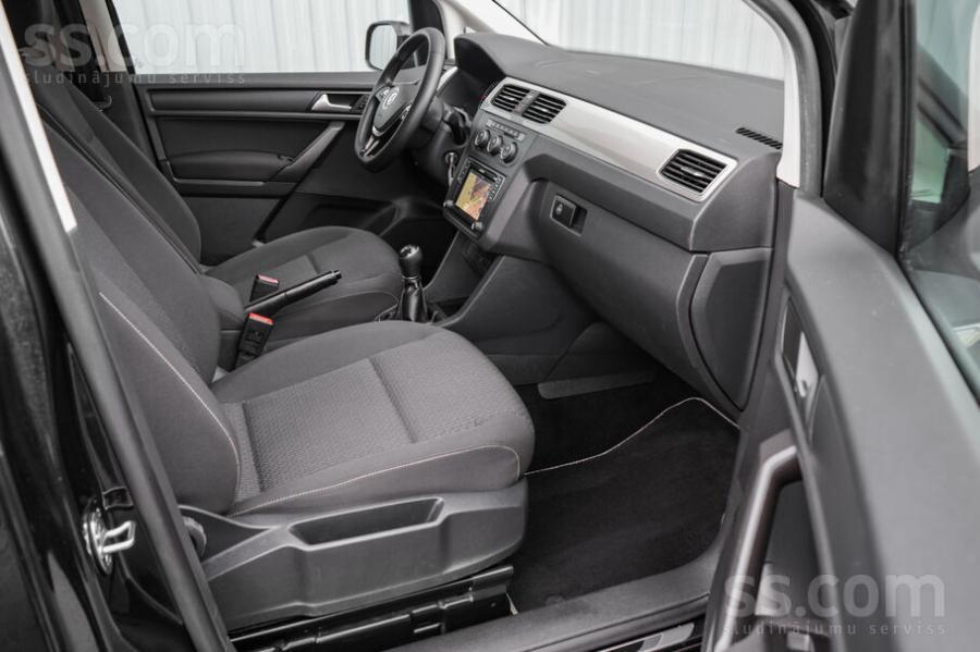 Black Volkswagen Caddy 2016 in Ogre, with an engine capacity of 2.00 L and mileage of 223 thousand km for 12500 €, photo 8 on AUTOMOTO.COM.LV