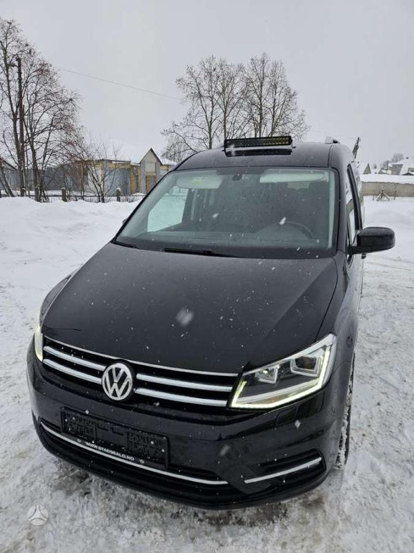 Black Volkswagen Caddy 2017 in Telschi, with an engine capacity of 2.00 L and mileage of 259 thousand km for 10800 €, photo 3 on AUTOMOTO.COM.LV