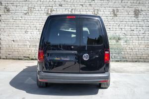 Black Volkswagen Caddy 2017 in Liepaja, with an engine capacity of 2.00 L and mileage of 341 thousand km for 9300 €, photo 4 on AUTOMOTO.COM.LV