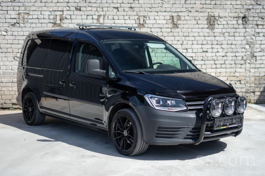 Black Volkswagen Caddy 2017 in Liepaja, with an engine capacity of 2.00 L and mileage of 341 thousand km for 9300 €, photo 6 on AUTOMOTO.COM.LV