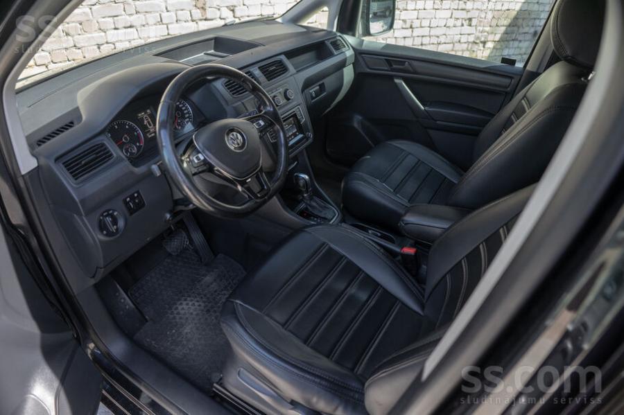 Black Volkswagen Caddy 2017 in Liepaja, with an engine capacity of 2.00 L and mileage of 341 thousand km for 9300 €, photo 11 on AUTOMOTO.COM.LV