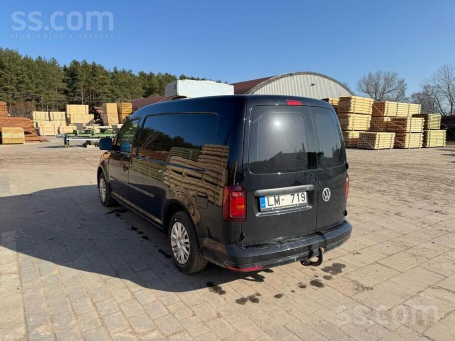 Black Volkswagen Caddy 2018 in Riga, with an engine capacity of 2.00 L and mileage of 163 thousand km for 10800 €, photo 5 on AUTOMOTO.COM.LV