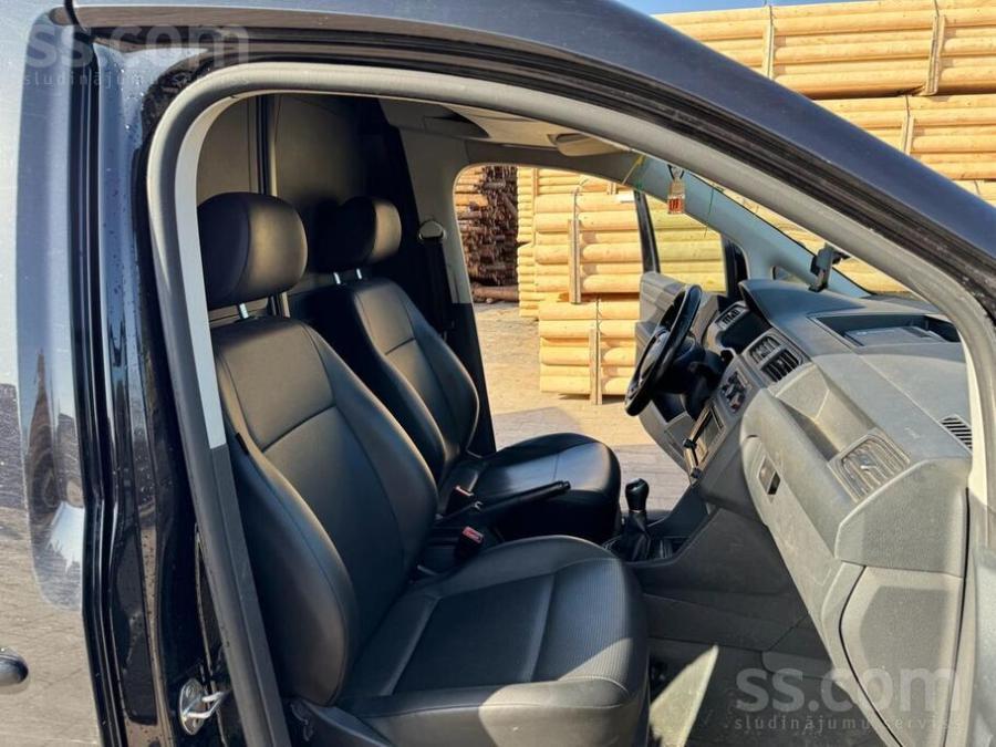 Black Volkswagen Caddy 2018 in Riga, with an engine capacity of 2.00 L and mileage of 163 thousand km for 10800 €, photo 6 on AUTOMOTO.COM.LV