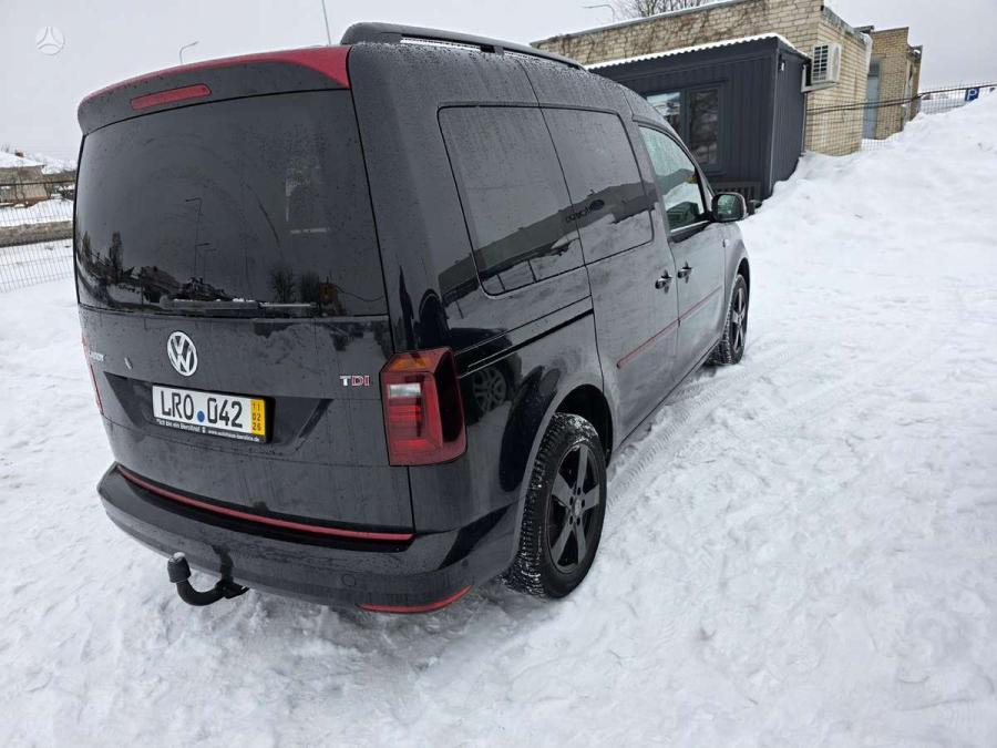 Black Volkswagen Caddy 2018 in Siauliai, with an engine capacity of 1.97 L and mileage of 187 thousand km for 13900 €, photo 4 on AUTOMOTO.COM.LV