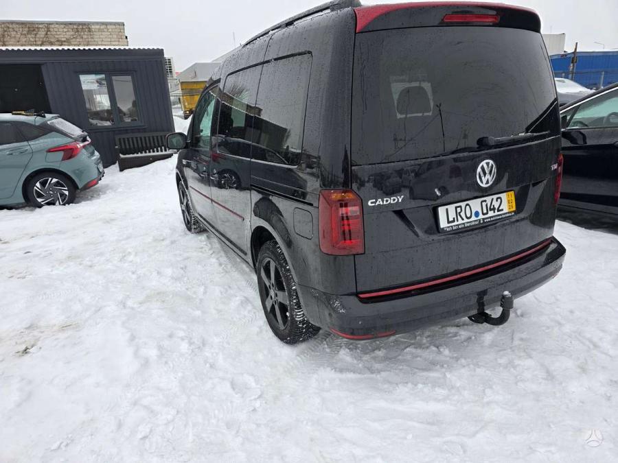 Black Volkswagen Caddy 2018 in Siauliai, with an engine capacity of 1.97 L and mileage of 187 thousand km for 13900 €, photo 5 on AUTOMOTO.COM.LV