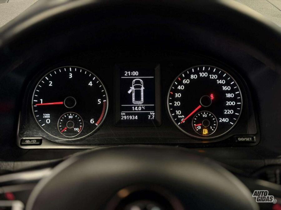 Black Volkswagen Caddy 2019 in Klaipeda, with an engine capacity of 2.00 L and mileage of 292 thousand km for 14500 €, photo 19 on AUTOMOTO.COM.LV