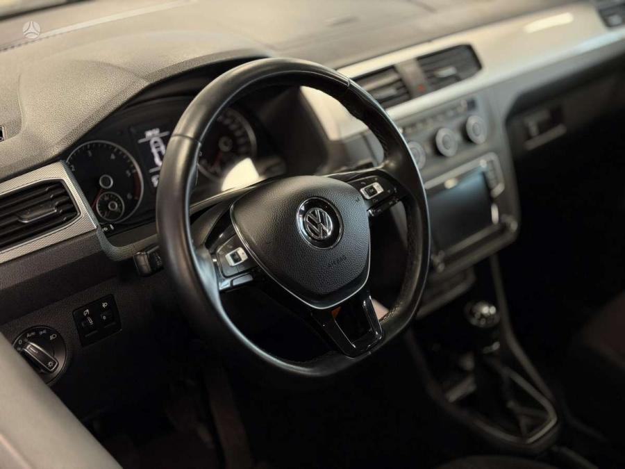 Melns Volkswagen Caddy 2019 Klaipėda, ar dzinēja tilpumu 1.97 L un nobraukumu 292 tūkst. km par 13999 €, foto 19 vietnē AUTOMOTO.COM.LV