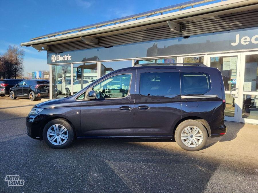 Black Volkswagen Caddy 2021 in Kaunas, with an engine capacity of 1.50 L and mileage of 65 thousand km for 29600 €, photo 3 on AUTOMOTO.COM.LV