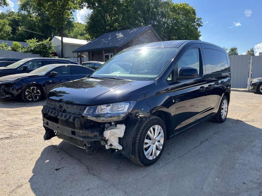 Melns Volkswagen Caddy 2021 Kauņa, ar dzinēja tilpumu 1.97 L un nobraukumu 100 tūkst. km par 9900 €, foto 1 vietnē AUTOMOTO.COM.LV