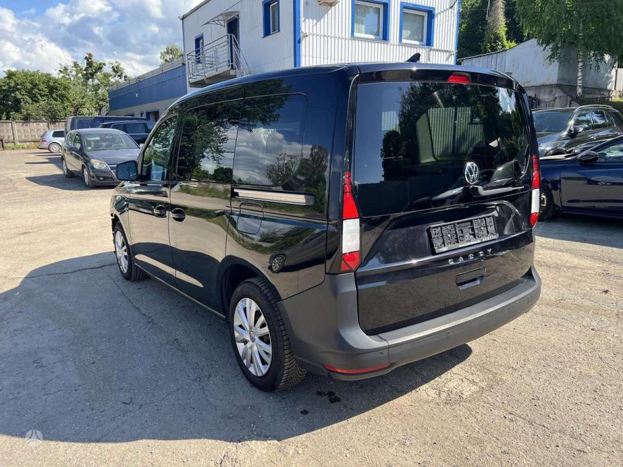 Melns Volkswagen Caddy 2021 Kauņa, ar dzinēja tilpumu 1.97 L un nobraukumu 100 tūkst. km par 9900 €, foto 5 vietnē AUTOMOTO.COM.LV