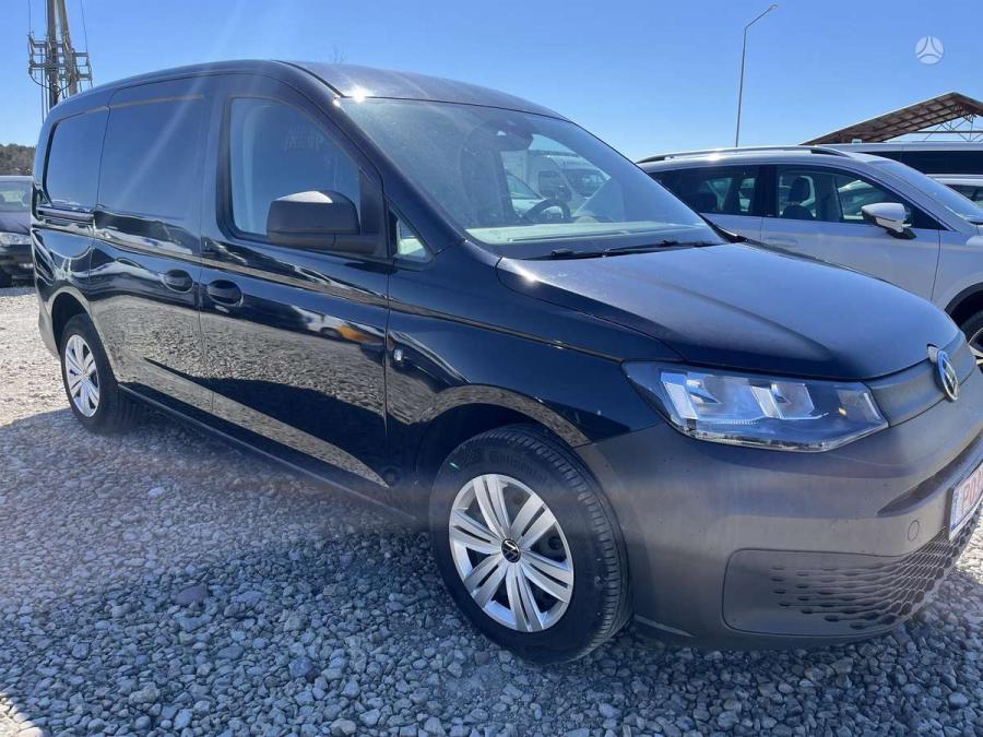 Black Volkswagen Caddy 2021 in Taurage, with an engine capacity of 1.97 L and mileage of 311 thousand km for 11900 €, photo 4 on AUTOMOTO.COM.LV