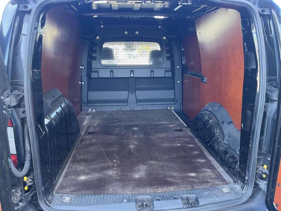 Black Volkswagen Caddy 2021 in Taurage, with an engine capacity of 1.97 L and mileage of 311 thousand km for 11900 €, photo 16 on AUTOMOTO.COM.LV
