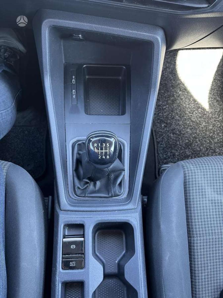 Black Volkswagen Caddy 2021 in Taurage, with an engine capacity of 1.97 L and mileage of 311 thousand km for 11900 €, photo 18 on AUTOMOTO.COM.LV