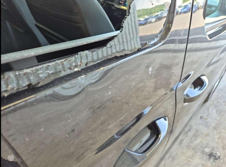 Black Volkswagen Caddy 2026 in Klaipeda, with an engine capacity of 1.50 L and mileage of 21 thousand km for 14800 €, photo 17 on AUTOMOTO.COM.LV