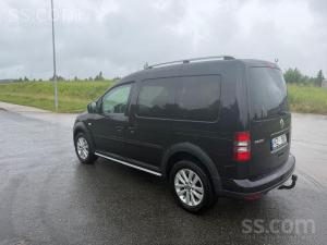 Black Volkswagen Caddy 2013 in Rezekne, with an engine capacity of 1.60 L and mileage of 320 thousand km for 8500 €, photo 6 on AUTOMOTO.COM.LV