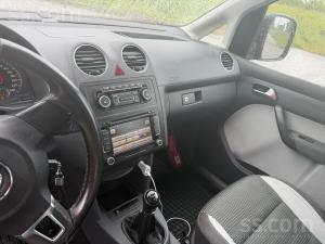Black Volkswagen Caddy 2013 in Rezekne, with an engine capacity of 1.60 L and mileage of 320 thousand km for 8500 €, photo 9 on AUTOMOTO.COM.LV
