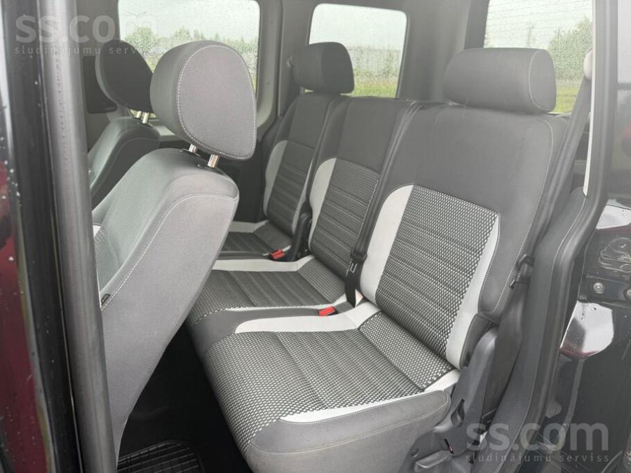 Black Volkswagen Caddy 2013 in Rezekne, with an engine capacity of 1.60 L and mileage of 320 thousand km for 8500 €, photo 10 on AUTOMOTO.COM.LV