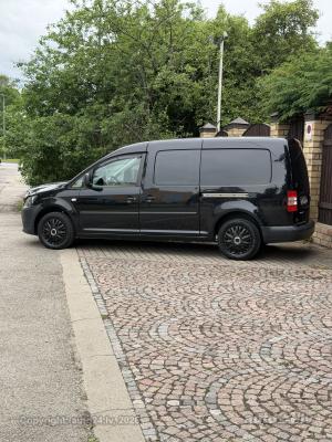 Black Volkswagen Caddy 2014 in Riga, with an engine capacity of 1.60 L and mileage of 465 thousand km for 4000 €, photo 3 on AUTOMOTO.COM.LV