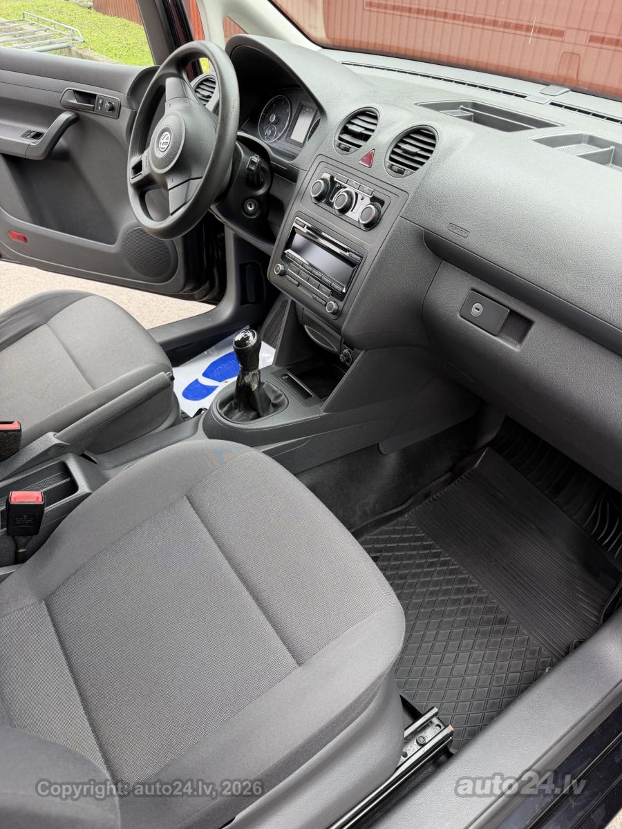 Black Volkswagen Caddy 2014 in Riga, with an engine capacity of 1.60 L and mileage of 465 thousand km for 4000 €, photo 7 on AUTOMOTO.COM.LV