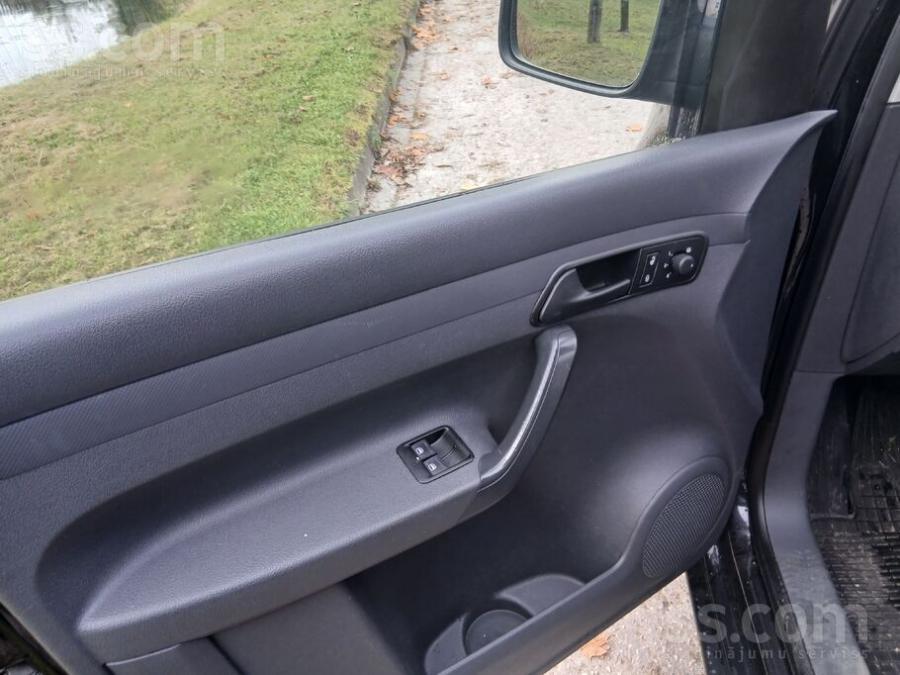 Melns Volkswagen Caddy 2014 Tukums, ar dzinēja tilpumu 1.60 L un nobraukumu 0 tūkst. km par 3999 €, foto 13 vietnē AUTOMOTO.COM.LV
