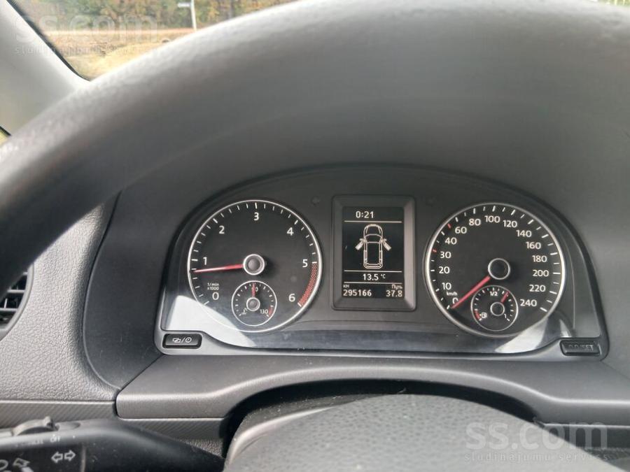Melns Volkswagen Caddy 2014 Tukums, ar dzinēja tilpumu 1.60 L un nobraukumu 0 tūkst. km par 3999 €, foto 16 vietnē AUTOMOTO.COM.LV