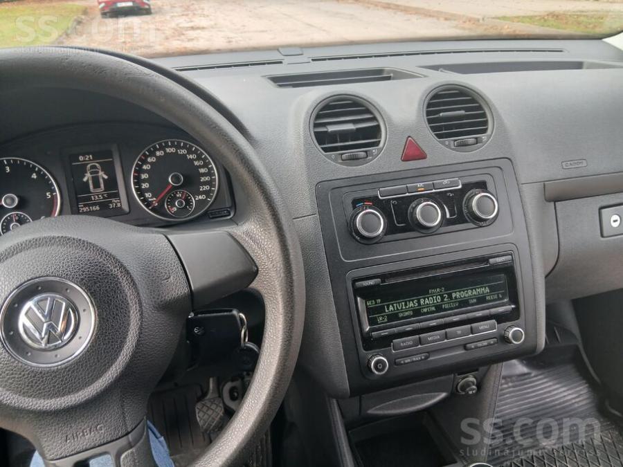 Melns Volkswagen Caddy 2014 Tukums, ar dzinēja tilpumu 1.60 L un nobraukumu 0 tūkst. km par 3999 €, foto 17 vietnē AUTOMOTO.COM.LV