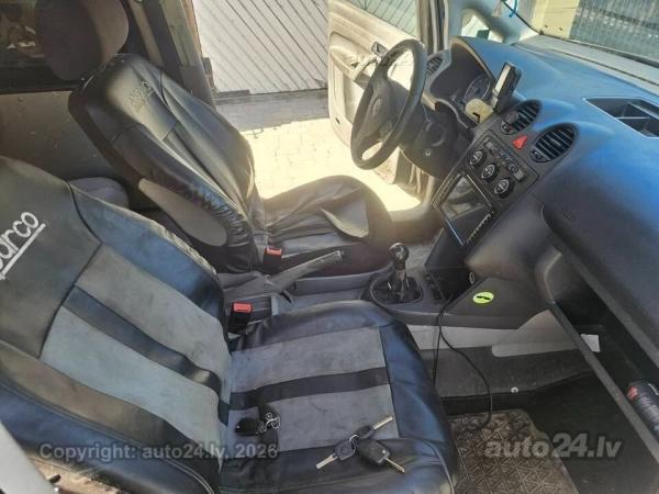 Black Volkswagen Caddy 2008 in Tallinn, with an engine capacity of 2.00 L and mileage of 480 thousand km for 1900 €, photo 3 on AUTOMOTO.COM.LV