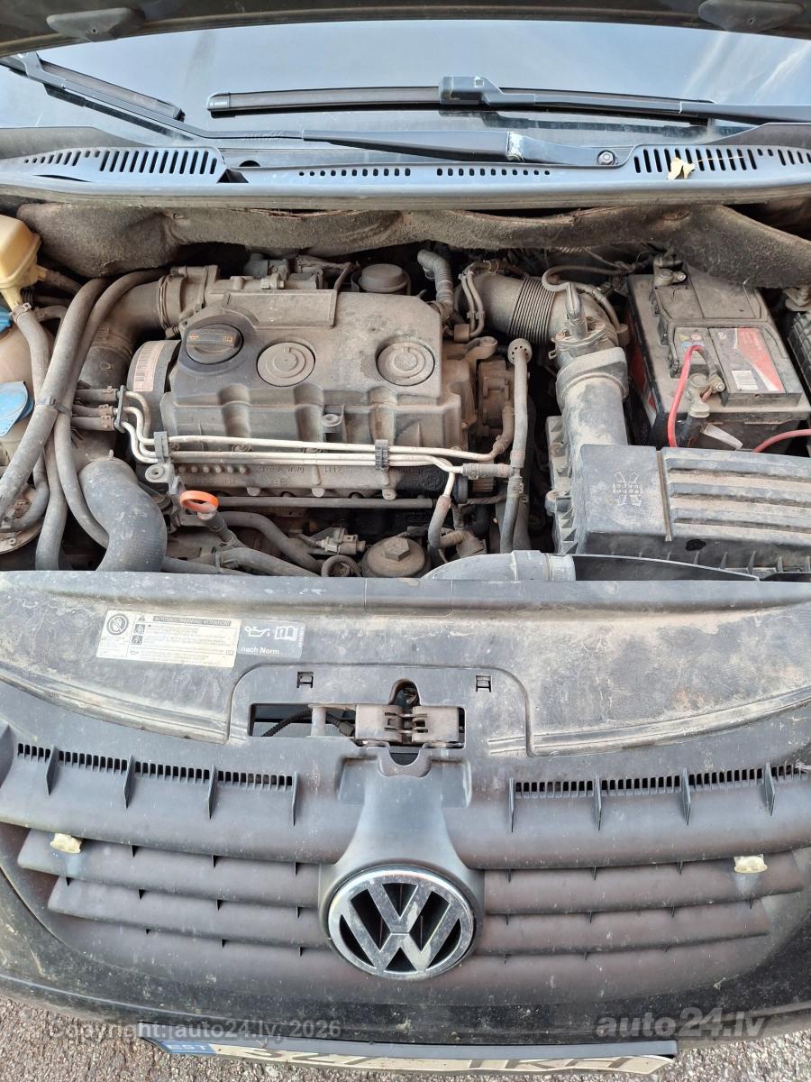 Black Volkswagen Caddy 2010 in Parnu, with an engine capacity of 1.90 L and mileage of 472 thousand km for 2950 €, photo 8 on AUTOMOTO.COM.LV