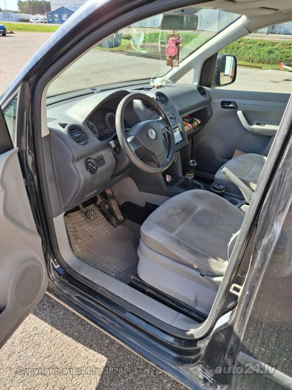Melns Volkswagen Caddy 2010 Pērnava, ar dzinēja tilpumu 1.90 L un nobraukumu 472 tūkst. km par 2950 €, foto 11 vietnē AUTOMOTO.COM.LV