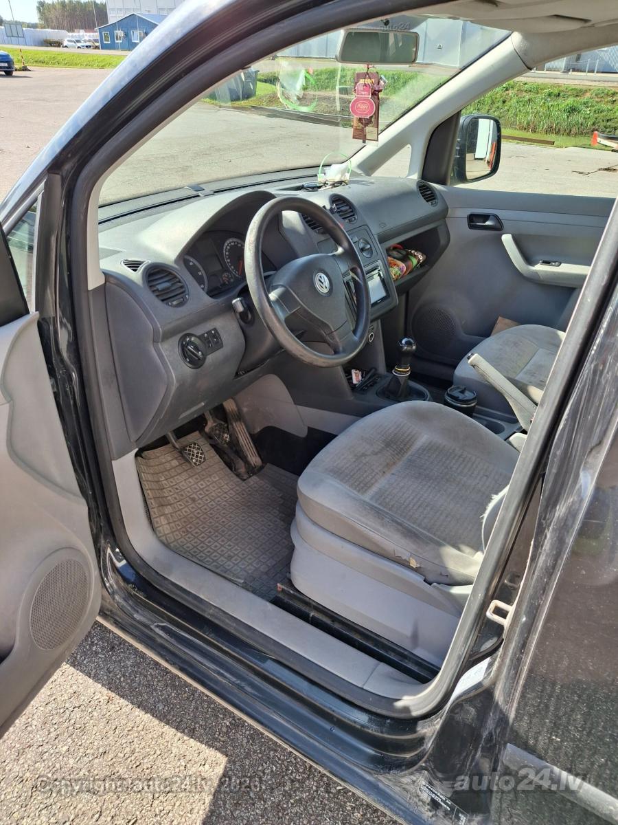 Black Volkswagen Caddy 2010 in Parnu, with an engine capacity of 1.90 L and mileage of 472 thousand km for 2950 €, photo 11 on AUTOMOTO.COM.LV