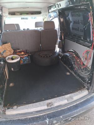 Black Volkswagen Caddy 2010 in Parnu, with an engine capacity of 1.90 L and mileage of 472 thousand km for 2950 €, photo 14 on AUTOMOTO.COM.LV