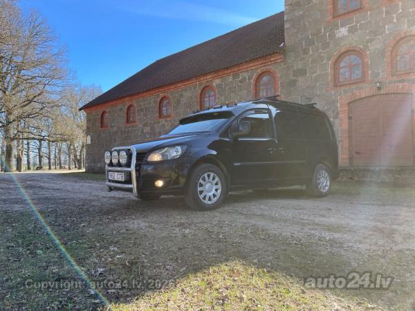 Melns Volkswagen Caddy 2011 Surejani, ar dzinēja tilpumu 2.00 L un nobraukumu 282 tūkst. km par 9500 €, foto 7 vietnē AUTOMOTO.COM.LV