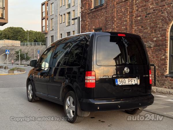 Melns Volkswagen Caddy 2012 Tallina, ar dzinēja tilpumu 2.00 L un nobraukumu 0 tūkst. km par 7100 €, foto 4 vietnē AUTOMOTO.COM.LV