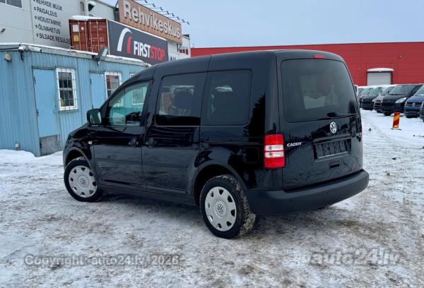 Black Volkswagen Caddy 2013 in Tartu, with an engine capacity of 2.00 L and mileage of 195 thousand km for 9700 €, photo 2 on AUTOMOTO.COM.LV