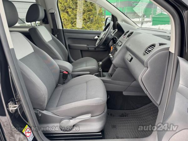 Melns Volkswagen Caddy 2013 Tartu, ar dzinēja tilpumu 2.00 L un nobraukumu 195 tūkst. km par 9700 €, foto 3 vietnē AUTOMOTO.COM.LV
