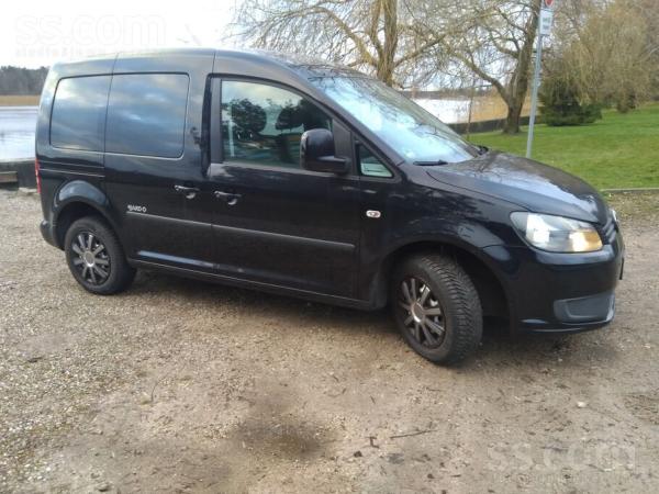 Black Volkswagen Caddy 2013 in Riga, with an engine capacity of 1.60 L and mileage of 223 thousand km for 6368 €, photo 6 on AUTOMOTO.COM.LV